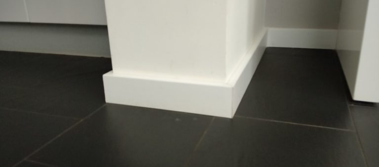 Plinten in verstek zagen? Dit zijn de beste tools! | KlustoolsXL